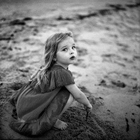 دانلود اهنگ بیا پشت سرت بازم هدیمو پنهون کن با صدای بچه ریمیکس با گیتار