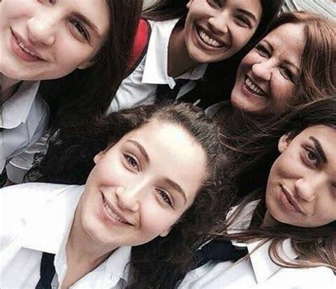 Pin By Karina Pérez On Huérfanas Eylul Kirgin çiçekler Gokçe Akyildiz Turkish Beauty