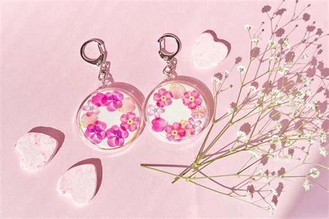 【海の中がテーマの100均工作】クリアファイルで《海中探検》夏の親子おうち工作アイデア♪ キッズイベントニュース｜子供向けイベント企画、キッズワークショップ運営｜株式会社ピコトン