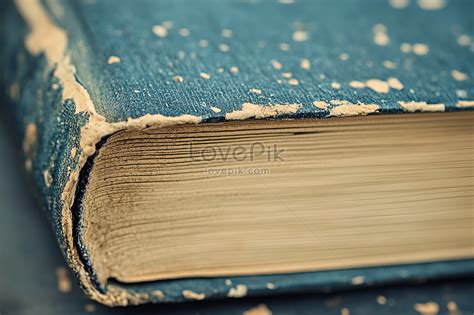 파란색 표지 책 사진 무료 다운로드 Lovepik