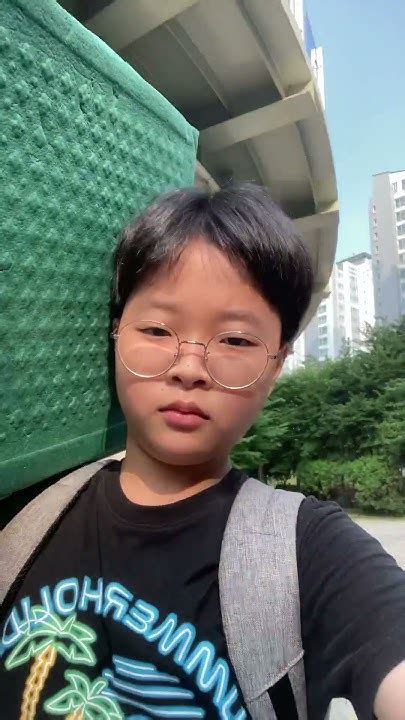 학교에서 공연해서 돗자리 챙겨 오라는데 Youtube