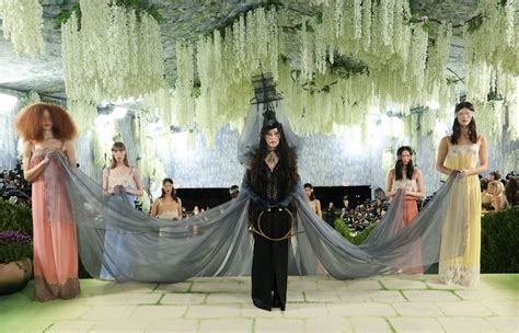 Madonna Al Met Gala 2026 In Total Black Il Look Con Un Mantello