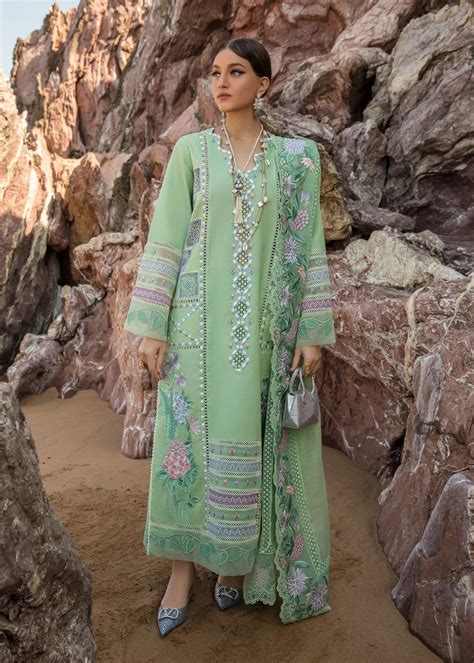 Crimson Luxury Lawn Collection Best Pakistani Lawn Suits 33