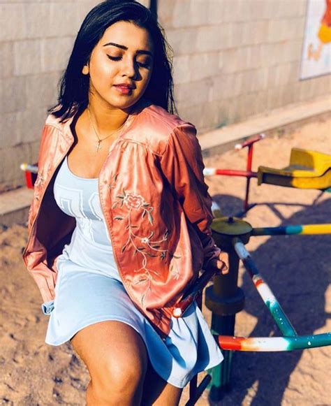 Roshani Walia Breaks The Internet With Super Hot Pictures