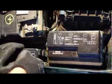 How To Replace Fuses On Toyota Corolla Autoevolution