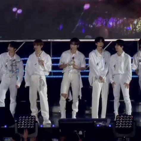 성종 선배님이 놀이동산 같이 가고싶다고 말하니깐 재현이가 같이가서 츄러스 먹자고함 ㅋㅋㅋㅋㅋ 아 진짜 귀여워 현재쨈 Tbzzzam