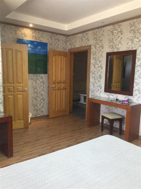 파란빌 블루 And토파즈 풀빌라 6룸 2동최신 노래방시설 완비 필리핀 앙헬레스풀빌라