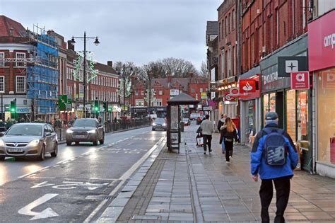 London Ulez The Surrey Commuter Town At The Heart Of Tfls Battle With The Home Counties Over