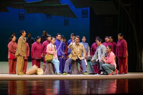 河南宁陵豫剧黄河古道梨花开公演 人民图片网