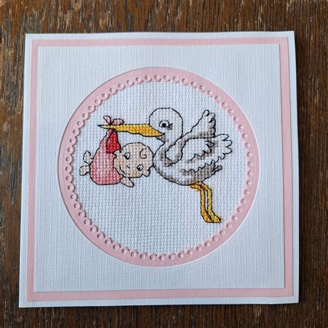 Картичка с ръчна бродерия за новородено момиче Творим Заедно