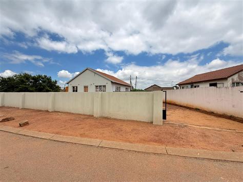 2 Bedroom House For Sale In Moleleki P24 116800826