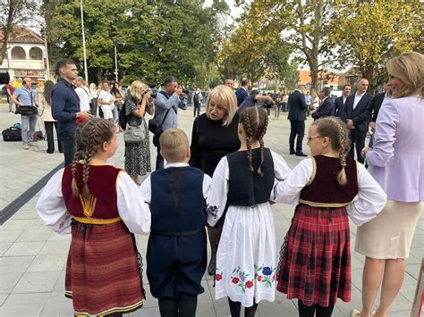 Почела школска година председник и министарка обишли школе Министарство просвете науке и