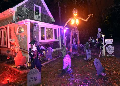 Halloween House Decorations At Night