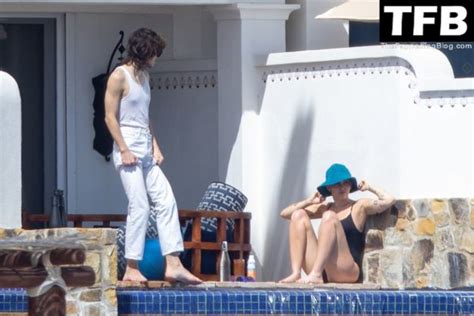 Miley Cyrus Brings Beach Body To Cabo San Lucas Alongside Her New