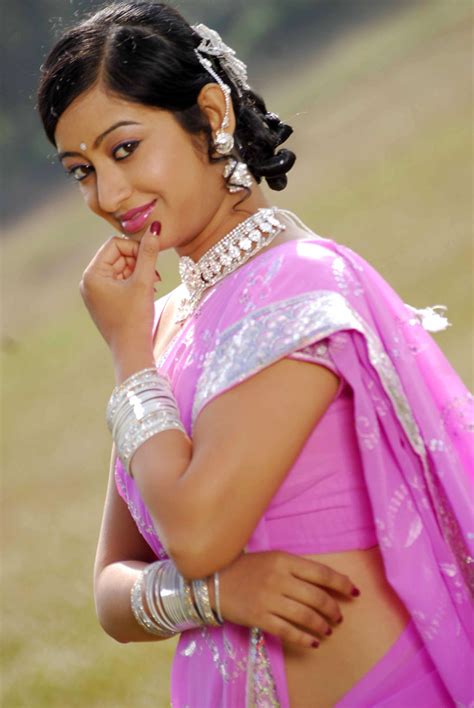 Tejaswini Actress Photo Image Pics And Stills