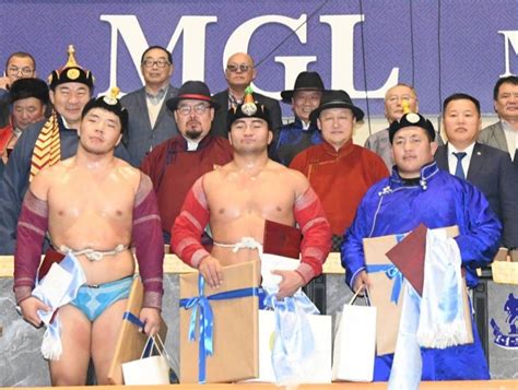 Монгол бахархлын өдөр т зориулсан барилдаанд улсын гарди Ц Бямба Отгон түрүүллээ