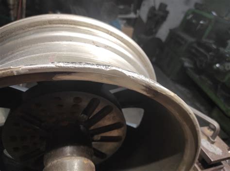 ЕТБулслав Славчо Аврамов сервиз за ремонт на гуми и джанти Ruse