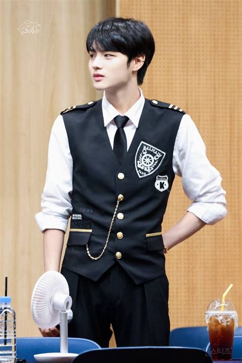 얼굴 맛집 판타지오 신인 남돌 비주얼 멤버 미모  인스티즈 Instiz 이슈 카테고리