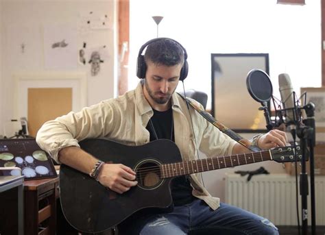 C Standard Tuning Overview And How To Stay Tuned Guitar