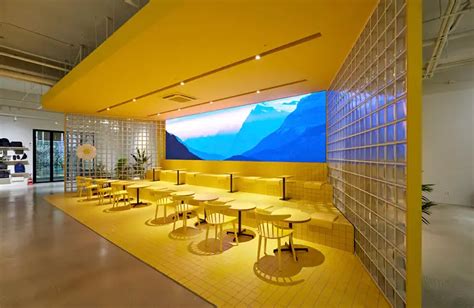 비비드한 컬러로 포인트를 준 250평 카페 And 갤러리 인테리어 분당 야탑동