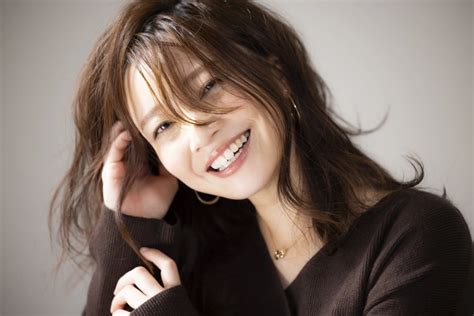 【40代の髪型】手入れが楽なミディアムヘアスタイル！くせ毛や白髪のお悩み解消や、パーマをかける場合も