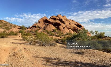 Hole In The Rock At Sunset Papago Park Gurun Sonora Arizona Foto Stok Unduh Gambar Sekarang