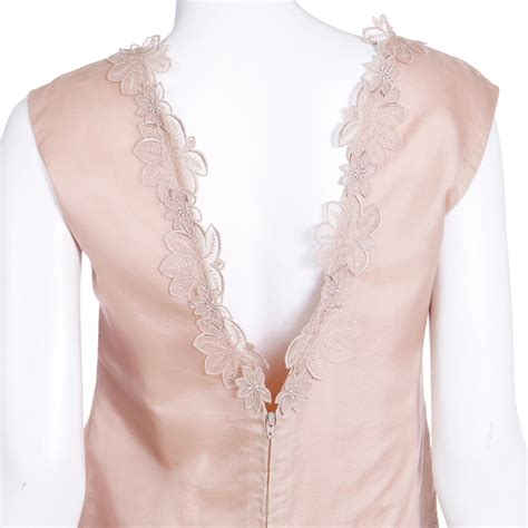 1960s Vintage Nude Sleeveless Shift Dress With Floral Applique For Sale