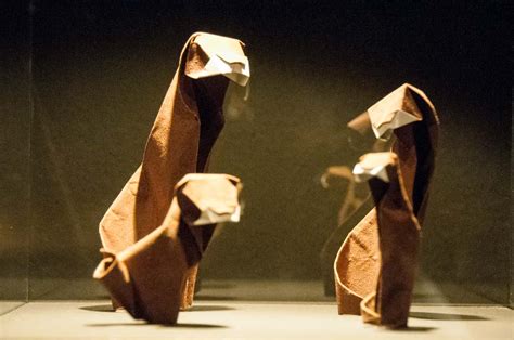 Mujeres De Papel Un Homenaje A La Feminidad Made In Zaragoza