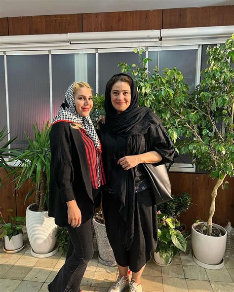 نظرتون در مورد پاهای شبنم مقدمی عکس