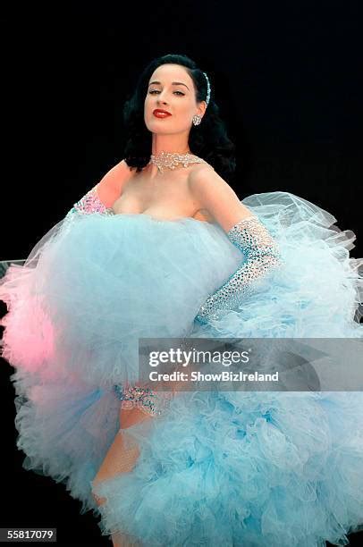 Dita Von Teese Burlesque Performance Photos And Premium High Res