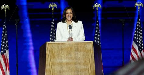 Kamala Harriss Ceiling Shattering Vp Acceptance Speech Was Feminist Af