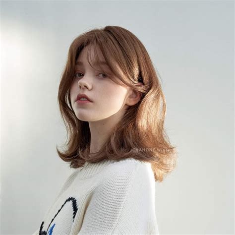 겨울헤어룩 Fw 컬러 이렇게 예뻐도 되는 건가요예쁜 실루엣 저마더도 따라하고 싶어지네요 💕차홍아르더한상아 브릭오렌지컬러앞머리미디움기장 미디엄 헤어스타일