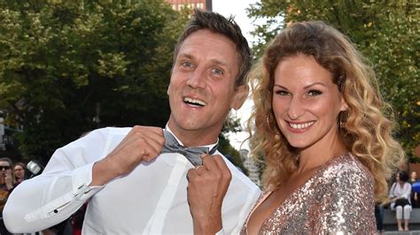 Neues Adam Sucht Eva Das Denken Peer Kusmagk Und Janni Promiflash De