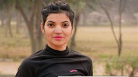 दिल्ली की वह लड़की जो 110 दिन तक सड़कों पर दौड़ती रही Sufiya Khan Guinness World Record