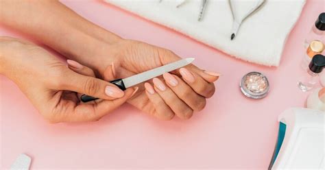 Місячний календар манікюру на лютий 2025 найкращі дні для догляду за нігтями Читайте на Ukr Net