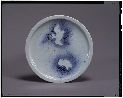C0045302 染付吹墨白鷺図皿 東京国立博物館 画像検索