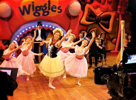 Behind The Scenes Ballet Emmasballetboard Thewiggles Ballet Dance