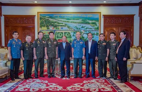 នាយឧត្តមសេនីយ៍ វង្ស ពិសេន ដឹកនាំប្រតិភូនាយទាហានជាន់ខ្ពស់អគ្គបញ្ជាការ ចូលជួបសម្ដែងការគួរសម