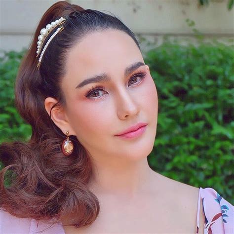 5 ดารา ศัลยกรรมแล้วออร่าปังมาก ข่าวชาวบ้าน