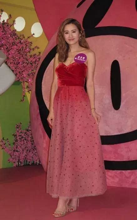 人妻大解放前TVB人气女星晒性感美照老公都赞漂亮 沈卓