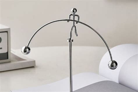 장식소품 중심잡기 인테리어 키네틱아트 스윙잉스틱 진자운동 스탠딩 모빌 기타장식용품 오늘의집 쇼핑