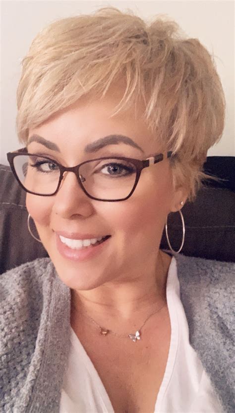 Pin By Rupert Szilvia On Pixie Bob Hair Pixie Haircut Pixie Hairstyles Hair Beauty