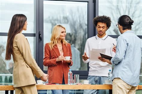 Premium Photo Collaborative Brainstorming Session In Modern Office