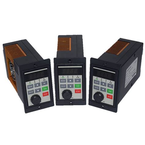 Single Phase Tothree Phase 220v Mini Vfd Variable Frequency Drive Built In Rs485 0 2kw 0 4kw 0