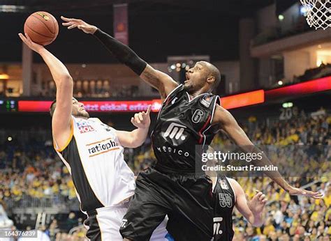 Omar Samhan Photos And Premium High Res Pictures Getty Images