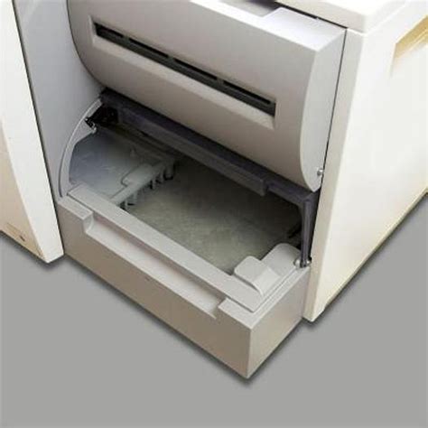 Used Vitek 2 Automated Identification And Antibiotic Susceptibility