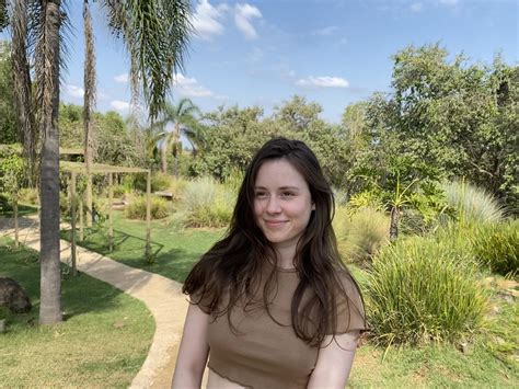 Alina Kurganova Russa De Nascença Brasileira De Coração Rock Cabeça