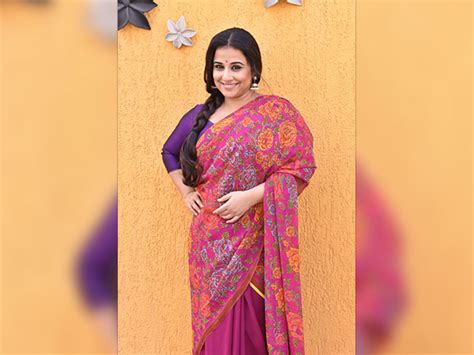 Vidya Balans Pretty And Casual Look For Tumhari Sulus Succees Party