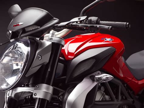 Mv Agusta Brutale 675 2013 2014 Specs Performance And Photos