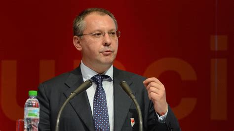 Станишев Никой и нищо не е над БСП и над България видео Новини бг